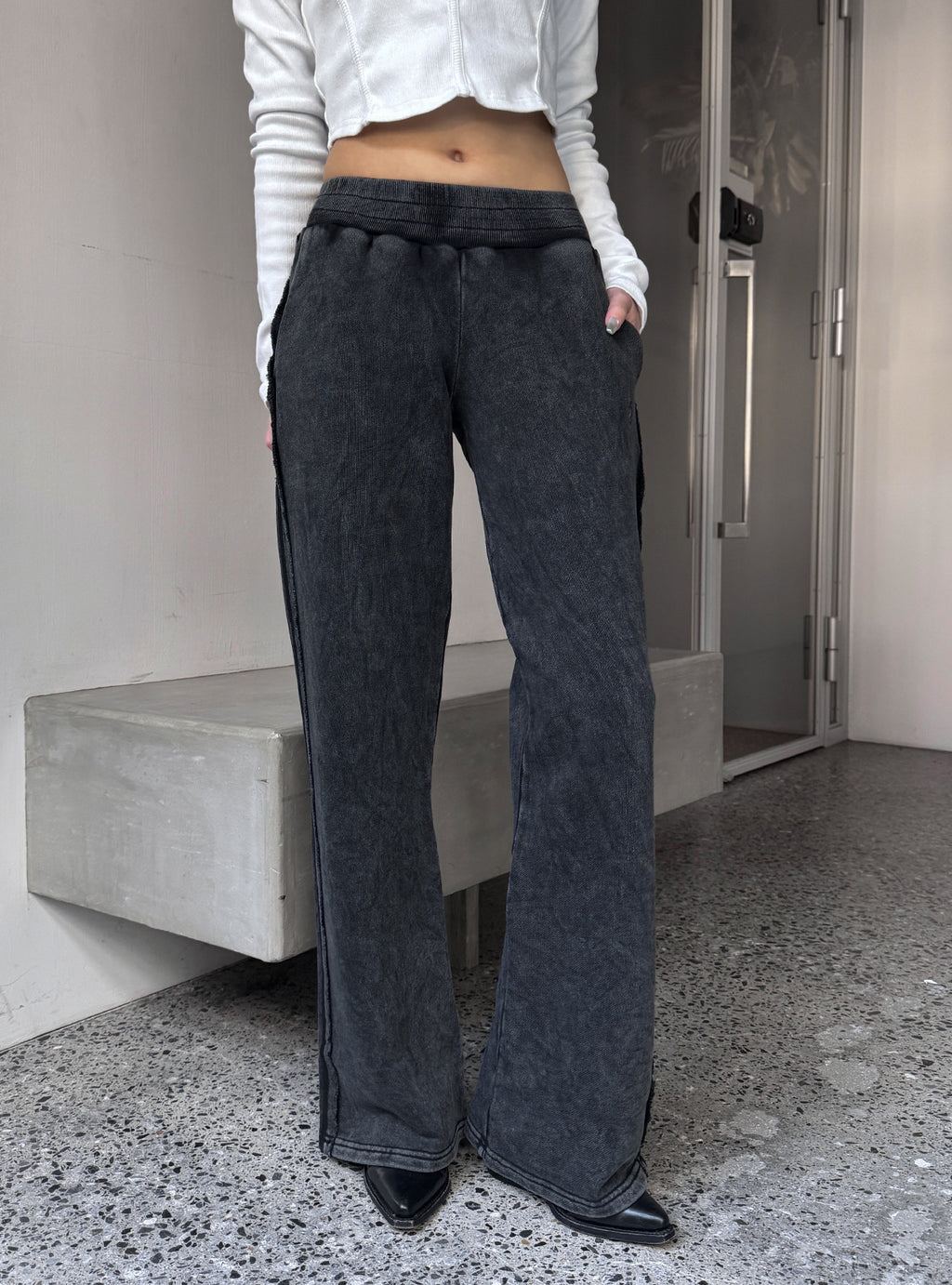 Shadow Cut Off Sweat Pants – JUEMI